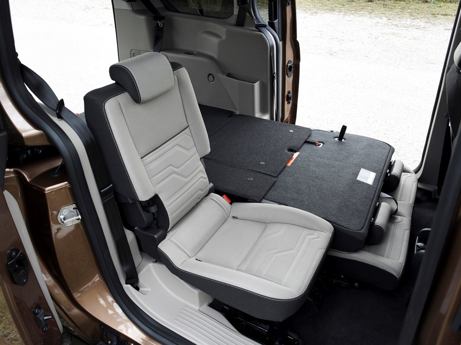 Ford Grand Tourneo Connect (2021) Practicality, Boot Space & Dimensions ...